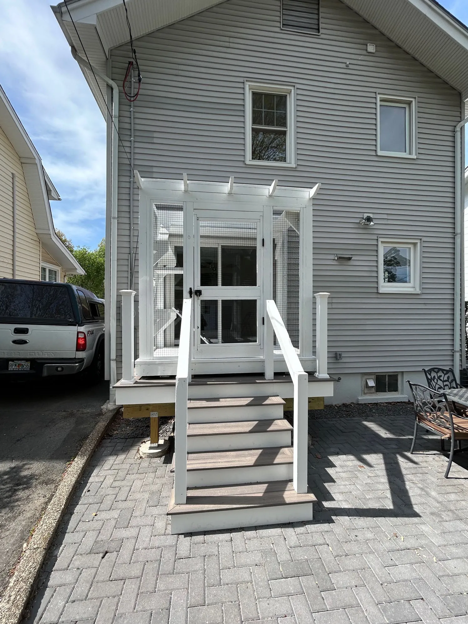 Custom Deck Mounted Catio | The White Paw-lor