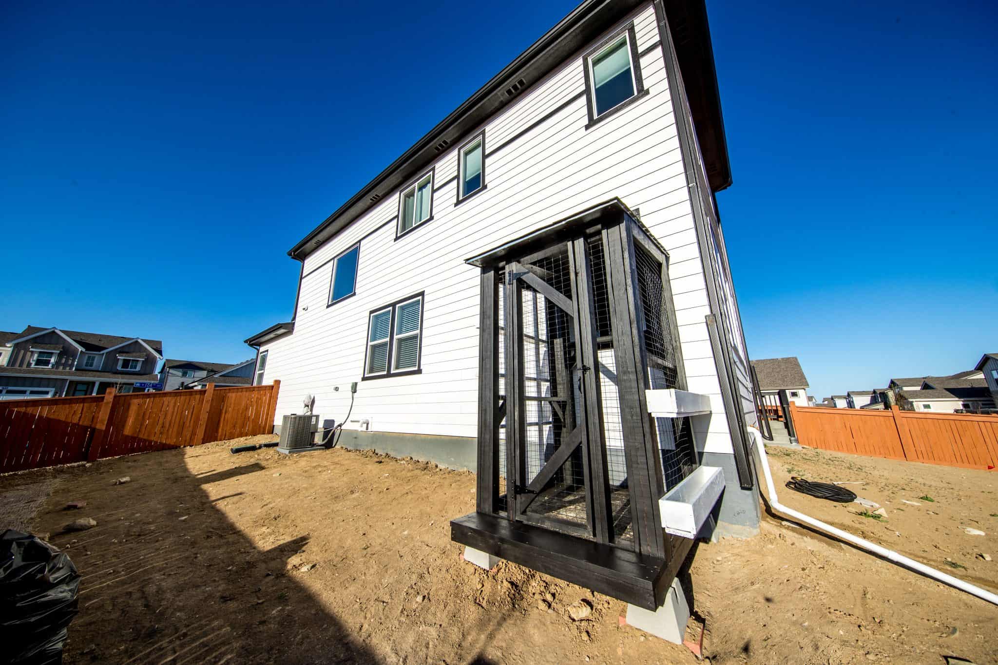 DIY Catio Plans | Modern Suite Catio Building Guide - Cat Topia